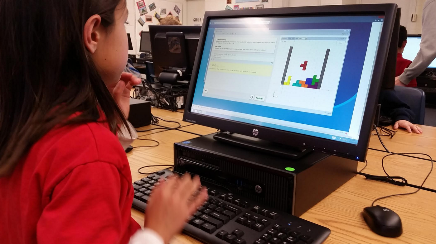 Classroom-Testing the First Fully Self-Paced 3D Modeling Course on the Web